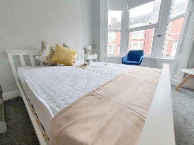 Room in a Shared House, Albert Edward Road, L7
