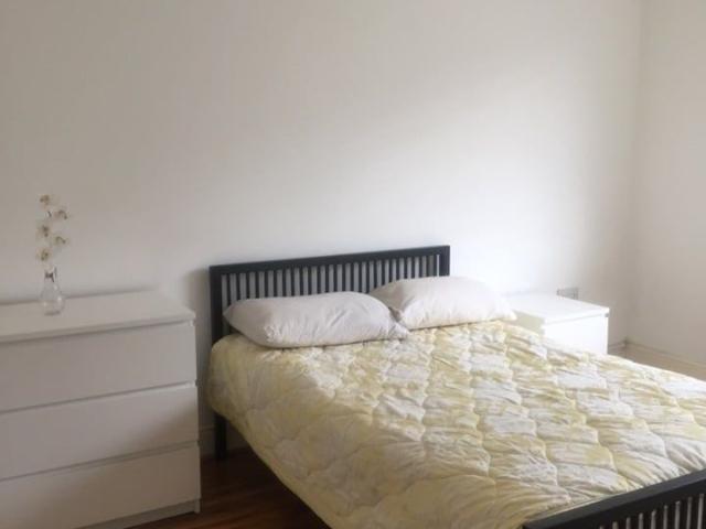 4 Bed Terraced House, Avis Square, E1