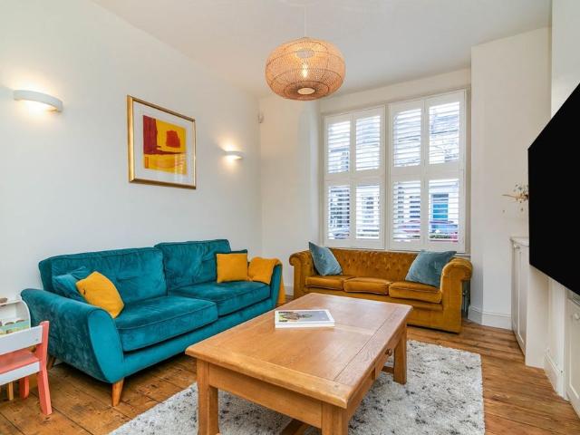 4 Bed Terraced House, Ayrsome Road, N16