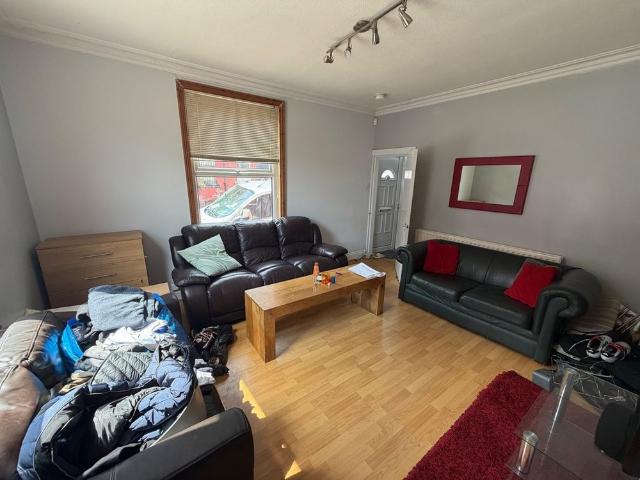 4 Bed Terraced House, Beamsley Place, LS6