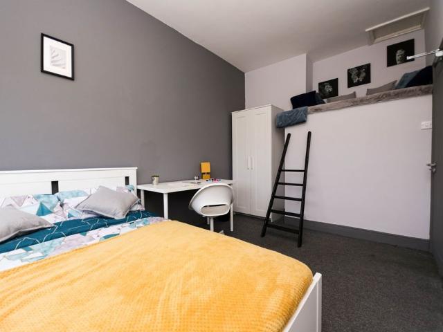 4 Bed Terraced House, Blandford Road, M6