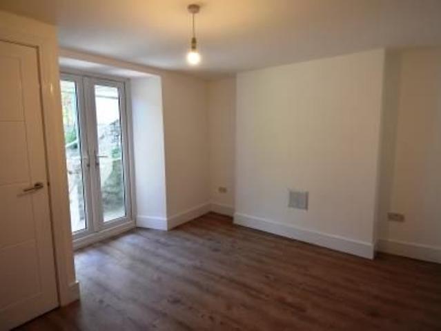 4 Bed Terraced House, Blenheim Street, BS5