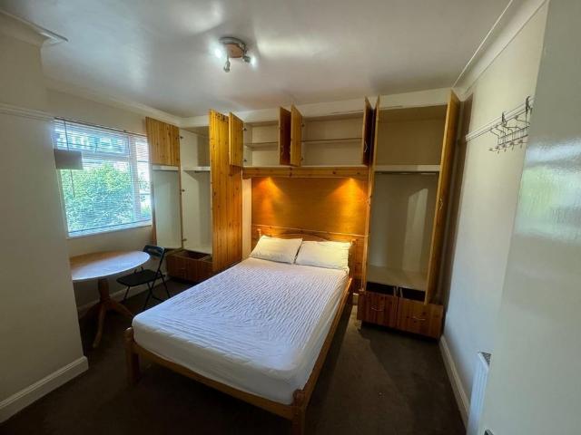 4 Bed Terraced House, Braemar Avenue, N22