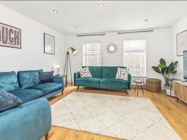 4 Bed Terraced House, Challiner Mews, S60