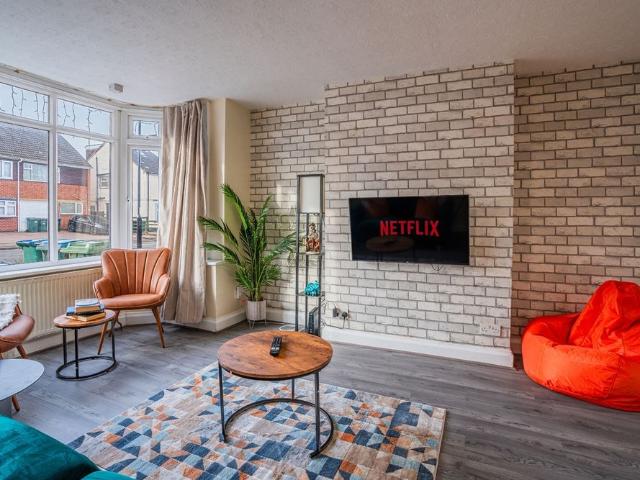 4 Bed Terraced House, Church Lane, CV2