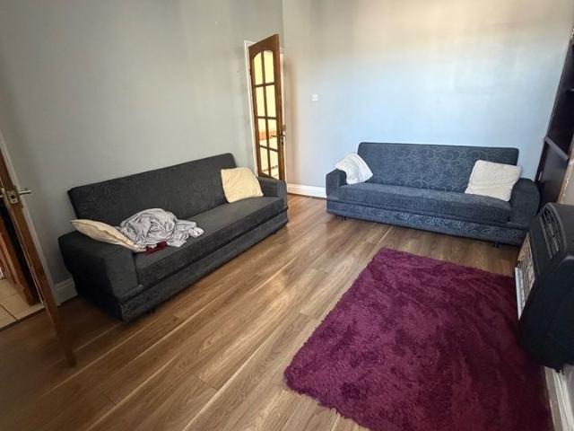 4 Bed Terraced House, Churchill Avenue, CV6