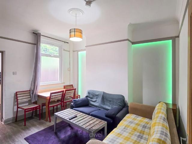 4 Bed Terraced House, Coronation St, M5