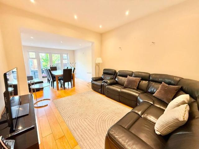 4 Bed Terraced House, Coventry Road, IG1