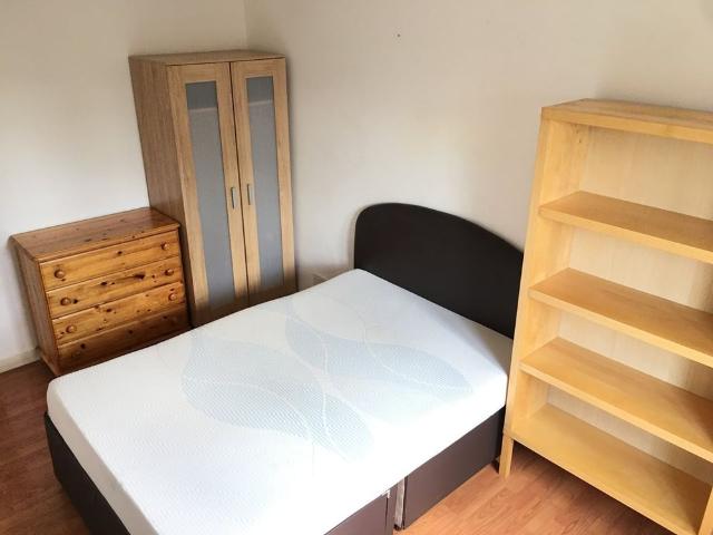 4 Bed Terraced House, Clark St, E1