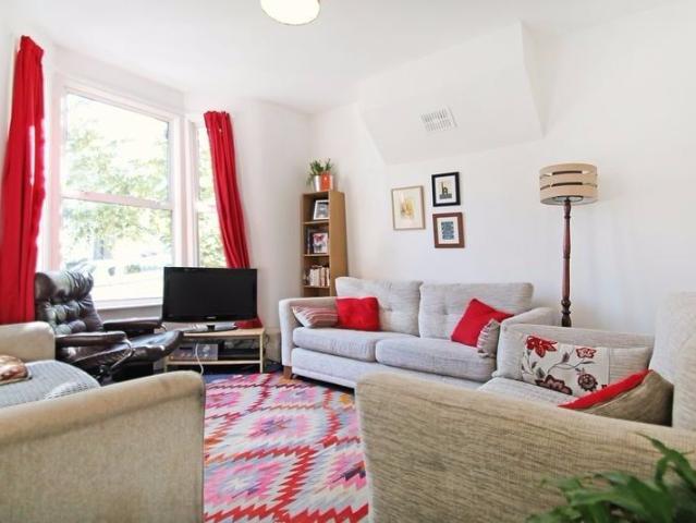 4 Bed Terraced House, Clifden Road, E5