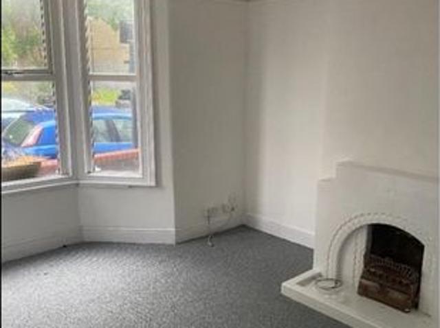 4 Bed Terraced House, Clifton Place, BS5
