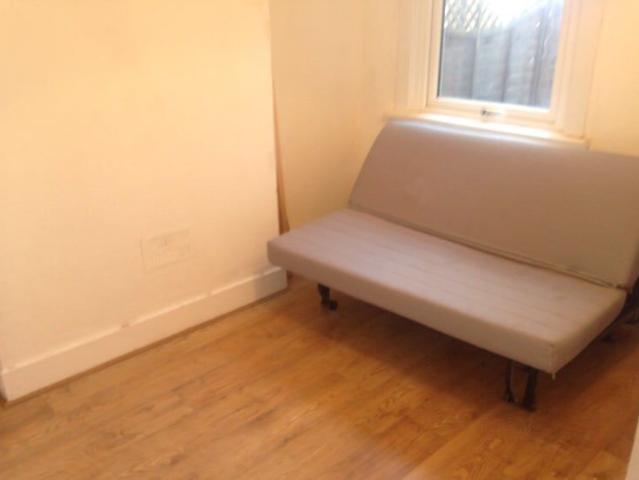 4 Bed Terraced House, Clifton Road, E7