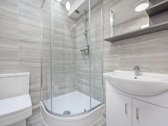 4 Bed Terraced House, Cullum Welch Court, N1