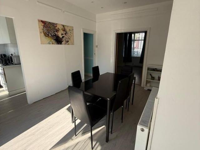 4 Bed Terraced House, Dartmouth Road, NW4