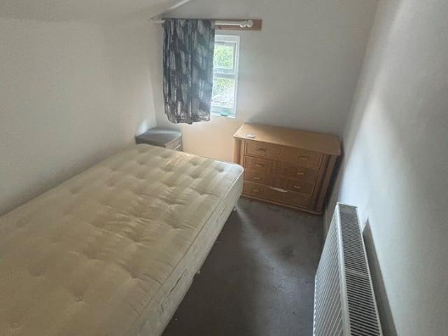 4 Bed Terraced House, De Beauvoir Road, RG1