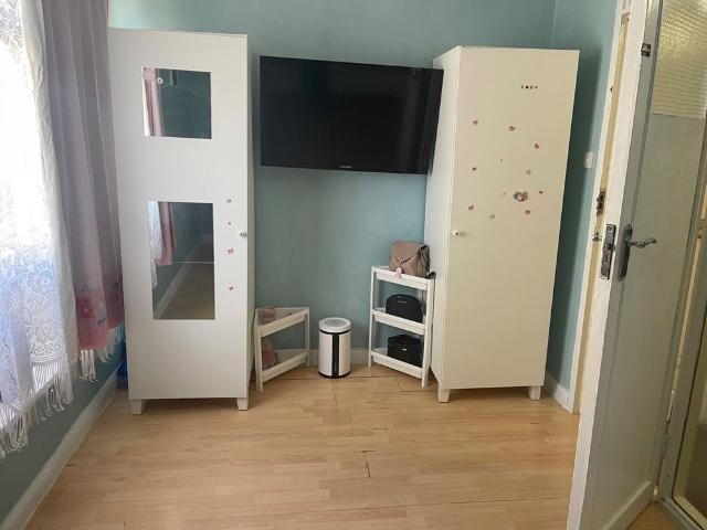 4 Bed Terraced House, Dessouter, NW9