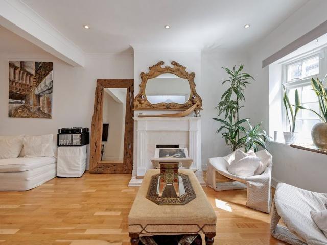 4 Bed Terraced House, Donne Place, SW3