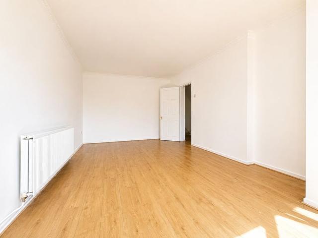 4 Bed Terraced House, Durford Crescent, SW15