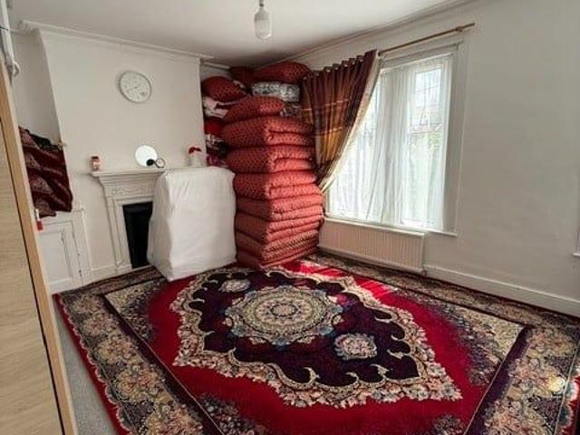 4 Bed Terraced House, Elvendon Road, N13
