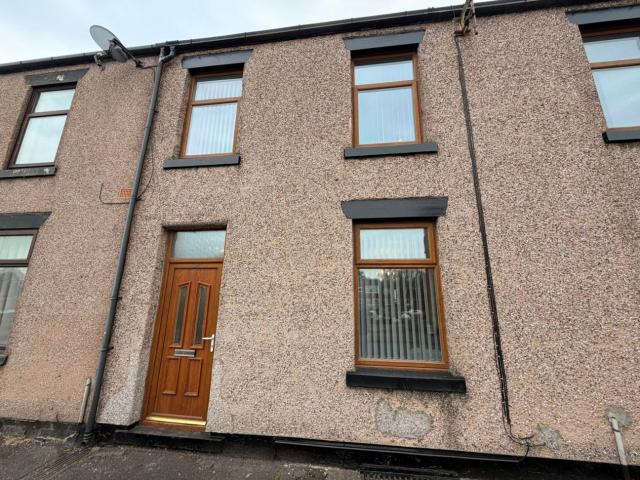 4 Bed Terraced House For Rent
