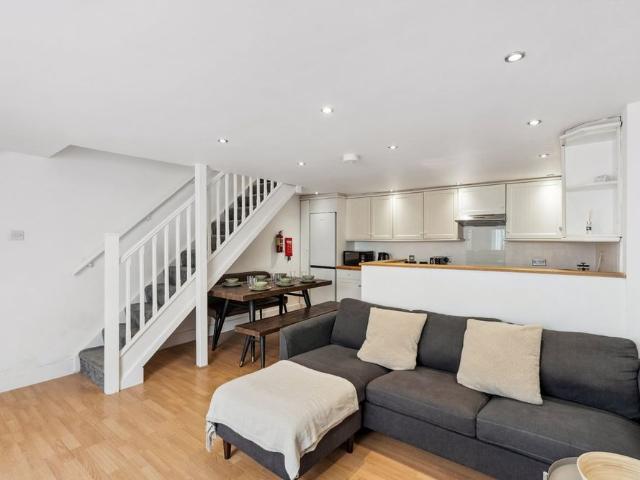 4 Bed Terraced House, Foundry Street, BN1