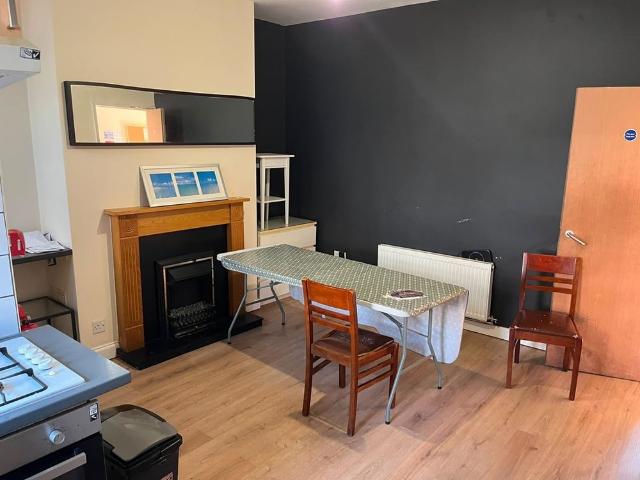 4 Bed Terraced House, Fleeson Street, M14