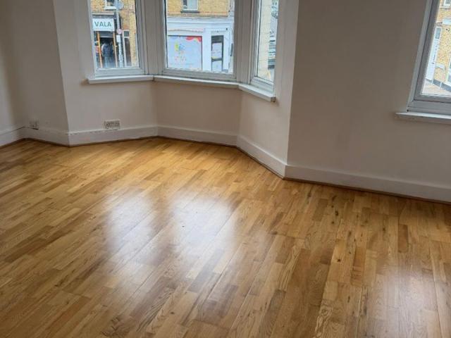4 Bed Terraced House, Garratt Lane, SW17
