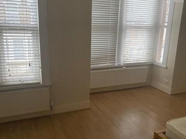 4 Bed Terraced House, Greyhound Road, N17