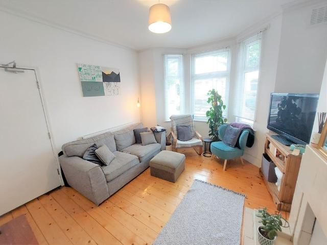 4 Bed Terraced House, Greyhound Road, NW10