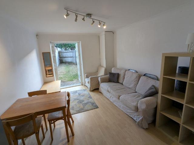4 Bed Terraced House, Heritage Court, SE8