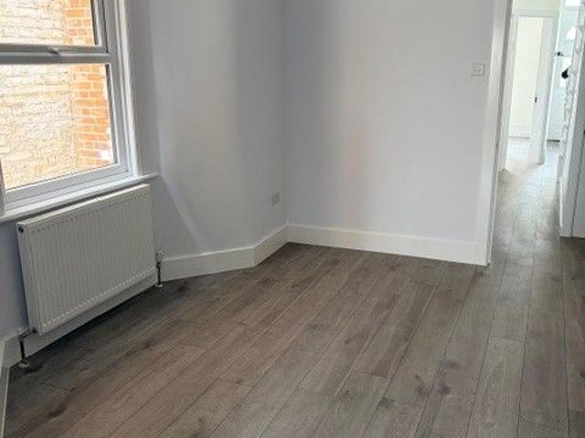 4 Bed Terraced House, High Road, NW10