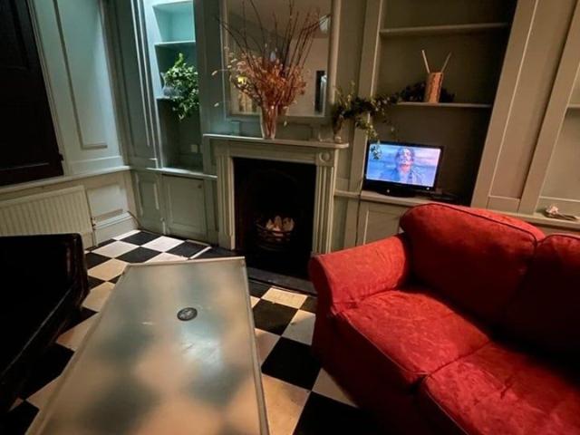 4 Bed Terraced House, Jubilee Street, E1