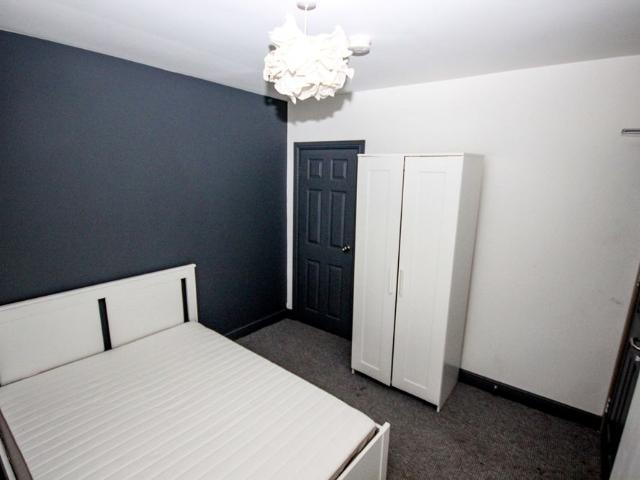 4 Bed Terraced House, Keswick Grove, M6