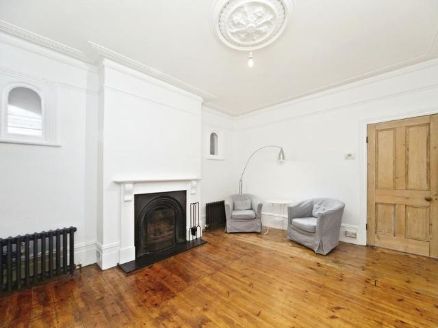 4 Bed Terraced House, Kingscourt Road, SW16
