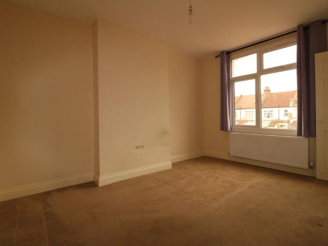 4 Bed Terraced House, Kilmartin Avenue, SW16