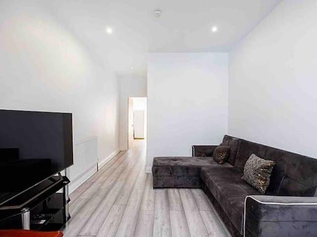 4 Bed Terraced House, London, E6