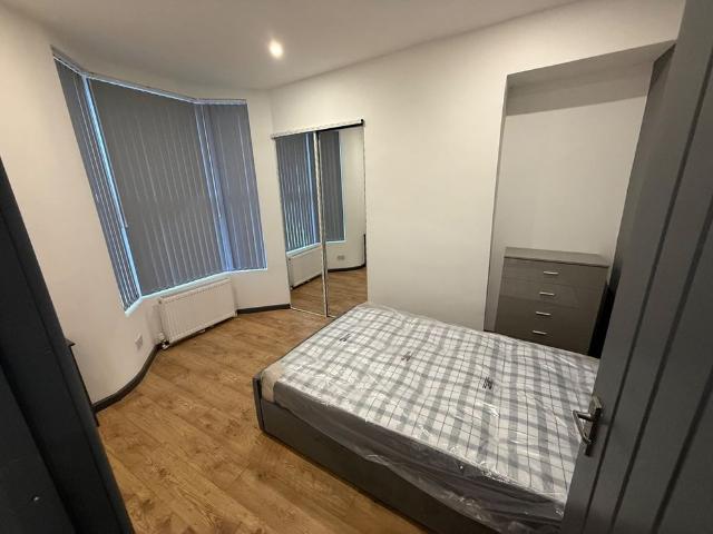 4 Bed Terraced House, Mansell Road, L6