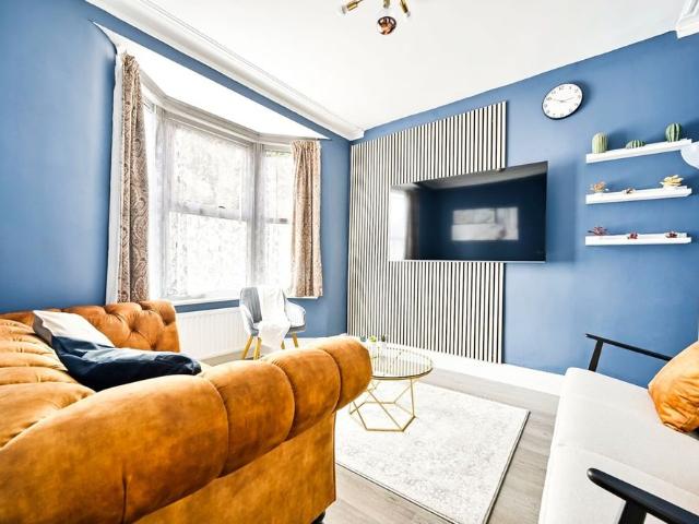 4 Bed Terraced House, New City Road, E13