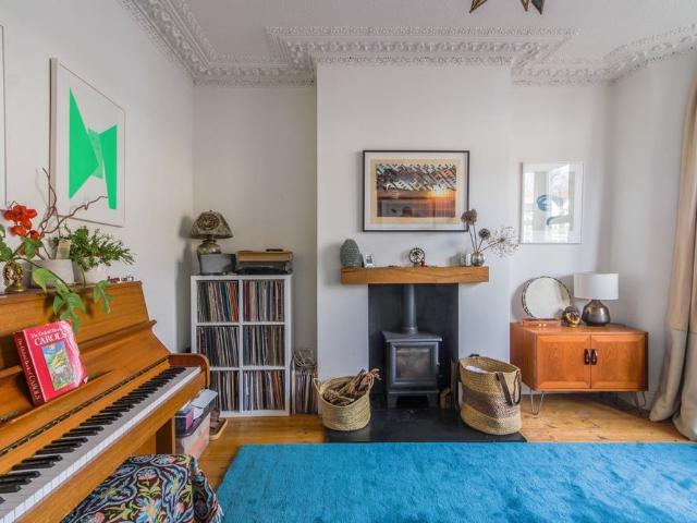4 Bed Terraced House, Newbridge Road, BS4