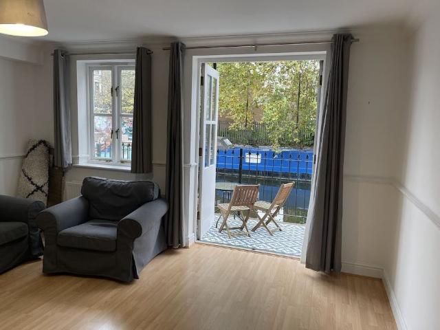 4 Bed Terraced House, Nightingale Mews, E3