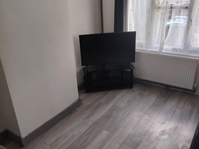 4 Bed Terraced House, Norbury Avenue, CR7