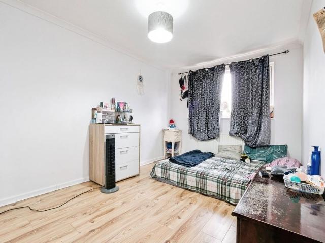 4 Bed Terraced House, Pershore Close, IG2