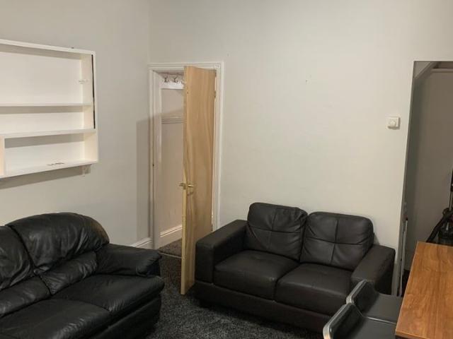 4 Bed Terraced House, Pomona Street, S11