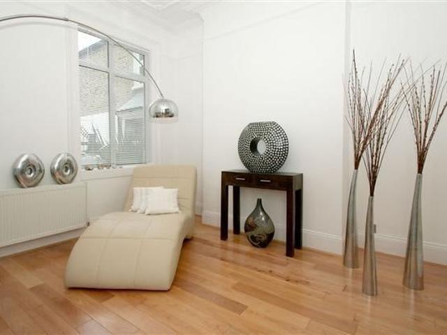 4 Bed Terraced House, Priolo Road, SE7