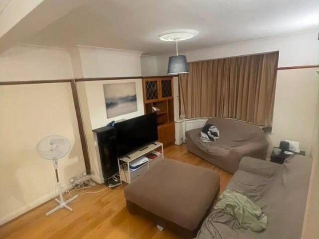 4 Bed Terraced House, Quemerford Road, N7