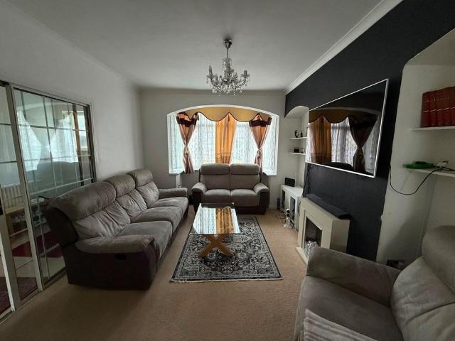 4 Bed Terraced House, Rosecourt Road, CR0
