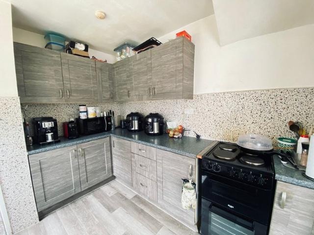 4 Bed Terraced House, Rowe Gardens