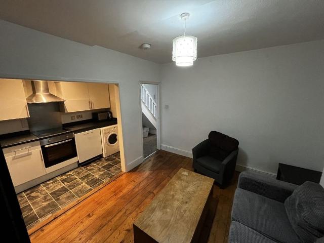 4 Bed Terraced House, Russell Road, BS16