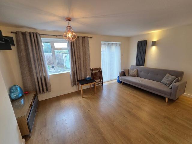4 Bed Terraced House, Shirley St, E16