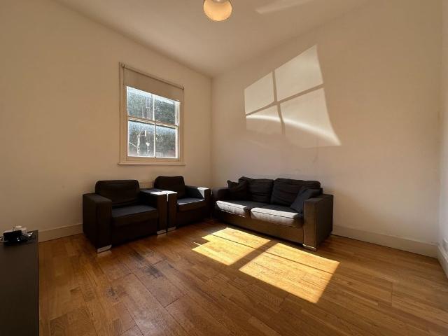 4 Bed Terraced House, Swanfield Street, E2